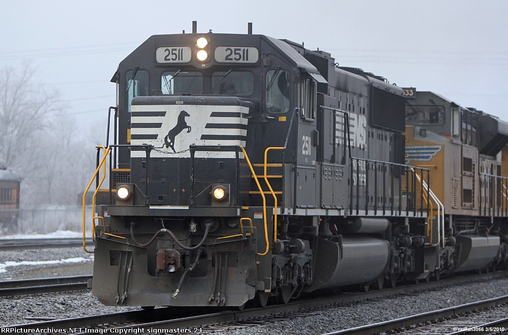 NS 2511 heads east out of Elkhart